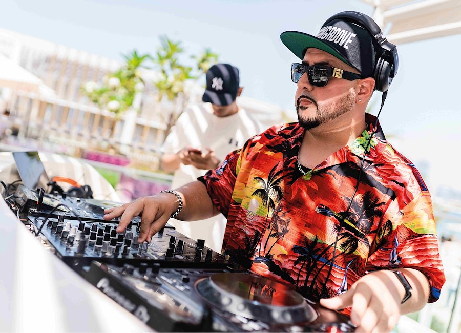 WET Deck │ W Kuala Lumpur